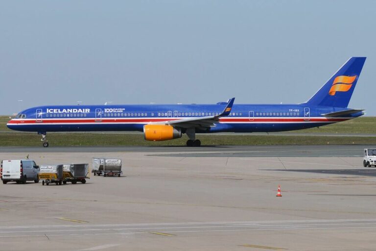Icelandair Fleet Boeing 757-300 Details and Pictures