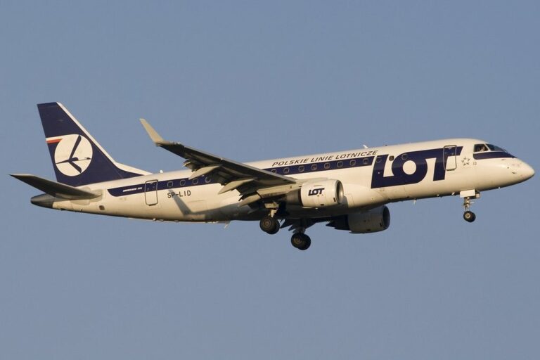 LOT Polish Airlines Fleet Embraer ERJ-170/175 Details and Pictures