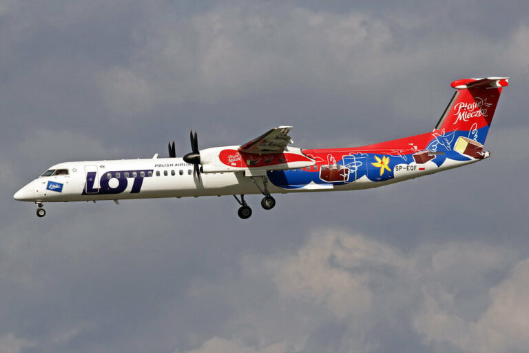 LOT Polish Airlines Fleet Bombardier Dash 8 Q400 Details and Pictures