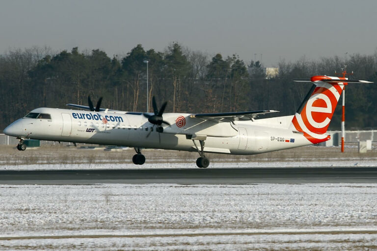 LOT Polish Airlines Fleet Bombardier Dash 8 Q400 Details and Pictures