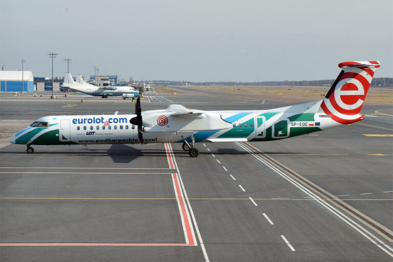 LOT Polish Airlines Fleet Bombardier Dash 8 Q400 Details and Pictures