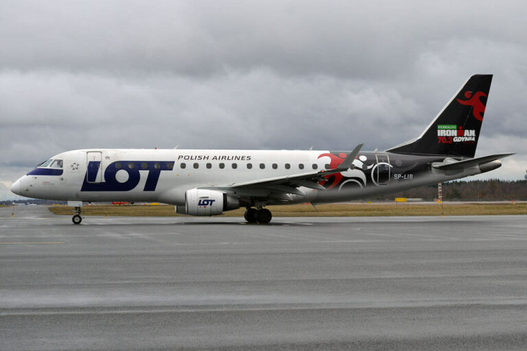 LOT Polish Airlines Fleet Embraer ERJ-170/175 Details and Pictures