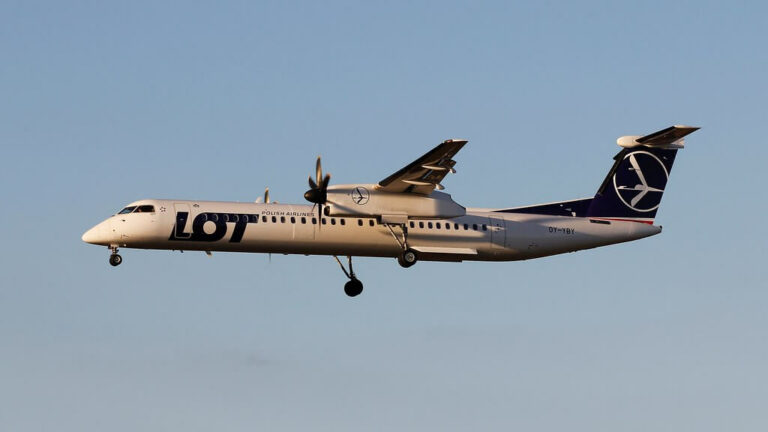 LOT Polish Airlines Fleet Bombardier Dash 8 Q400 Details and Pictures