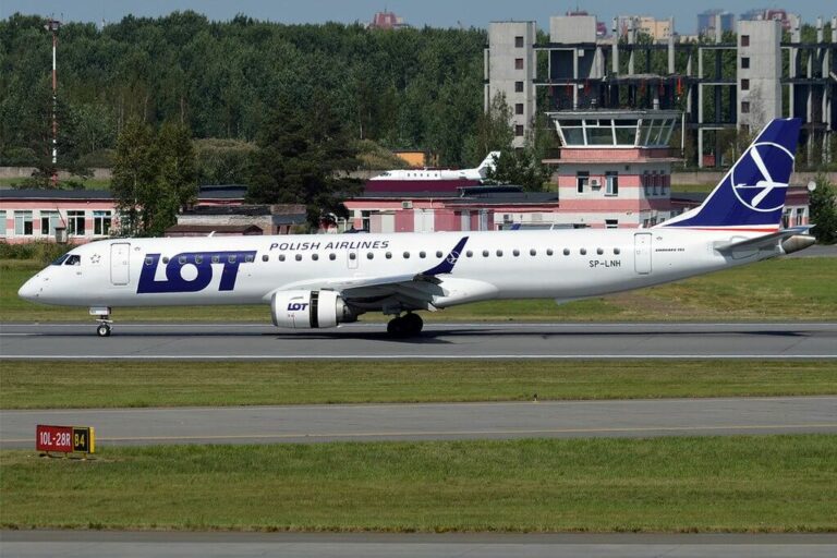 LOT Polish Airlines Fleet Embraer ERJ-190/195 Details and Pictures