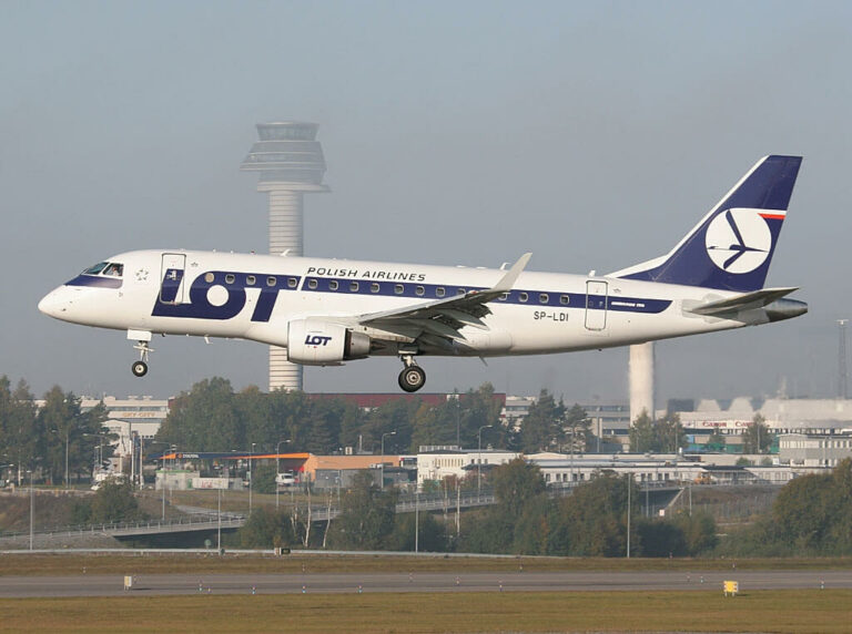 LOT Polish Airlines Fleet Embraer ERJ-170/175 Details and Pictures