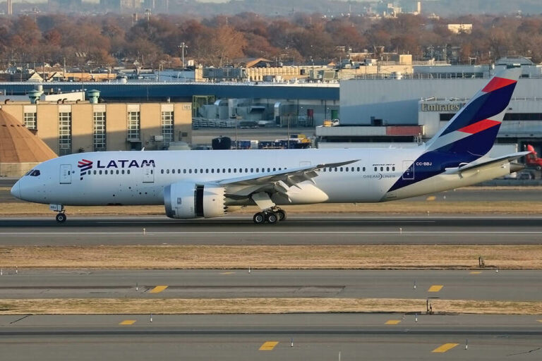LATAM Fleet Boeing 787-8 Dreamliner Details and Pictures